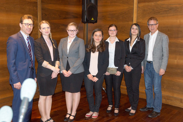 Vom Schulalltag ins Praxisabenteuer - Projektpräsentation der HLW, HAS ...