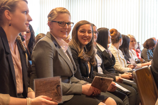 Vom Schulalltag ins Praxisabenteuer - Projektpräsentation der HLW, HAS ...