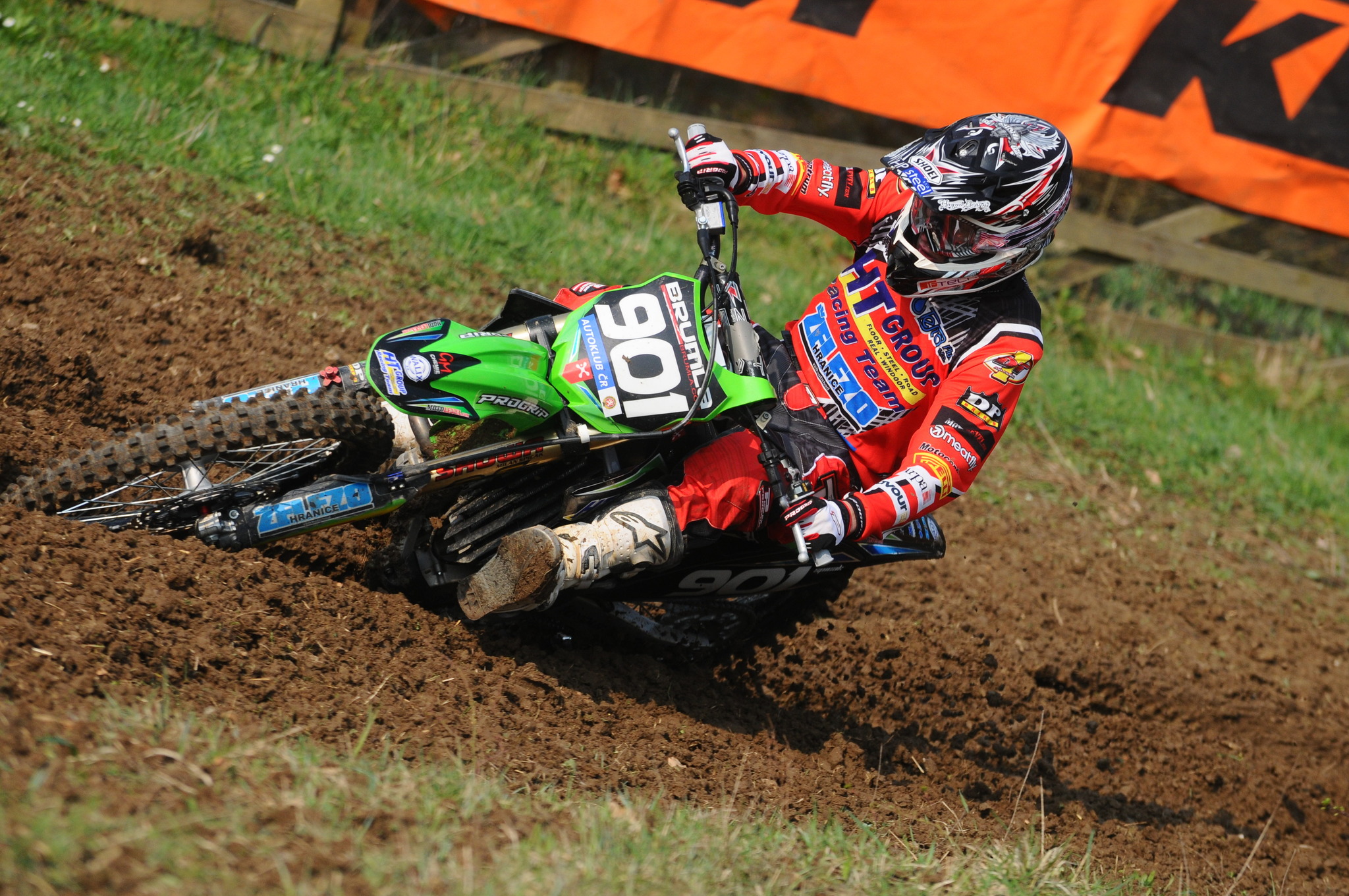 Patrick Mitterbäck aus St. Gallen präsentiert sich mit seinem Team sehr ...