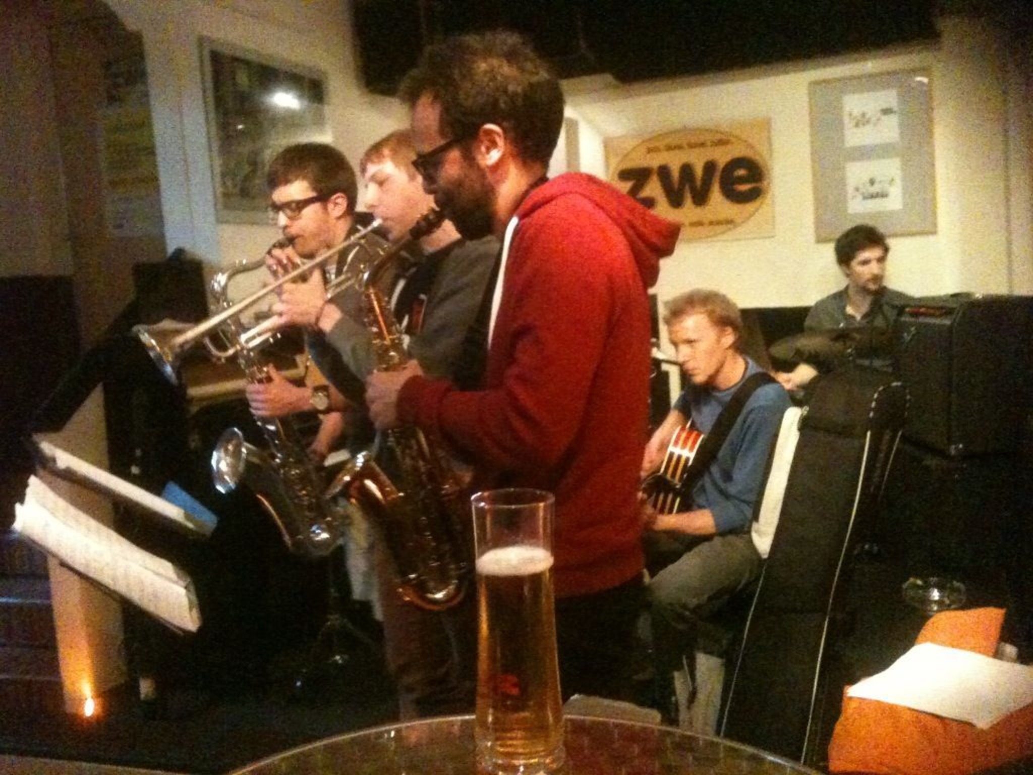 Jetzt im ZWE: kons.jazz.session East to Wes Ensemble - Leopoldstadt
