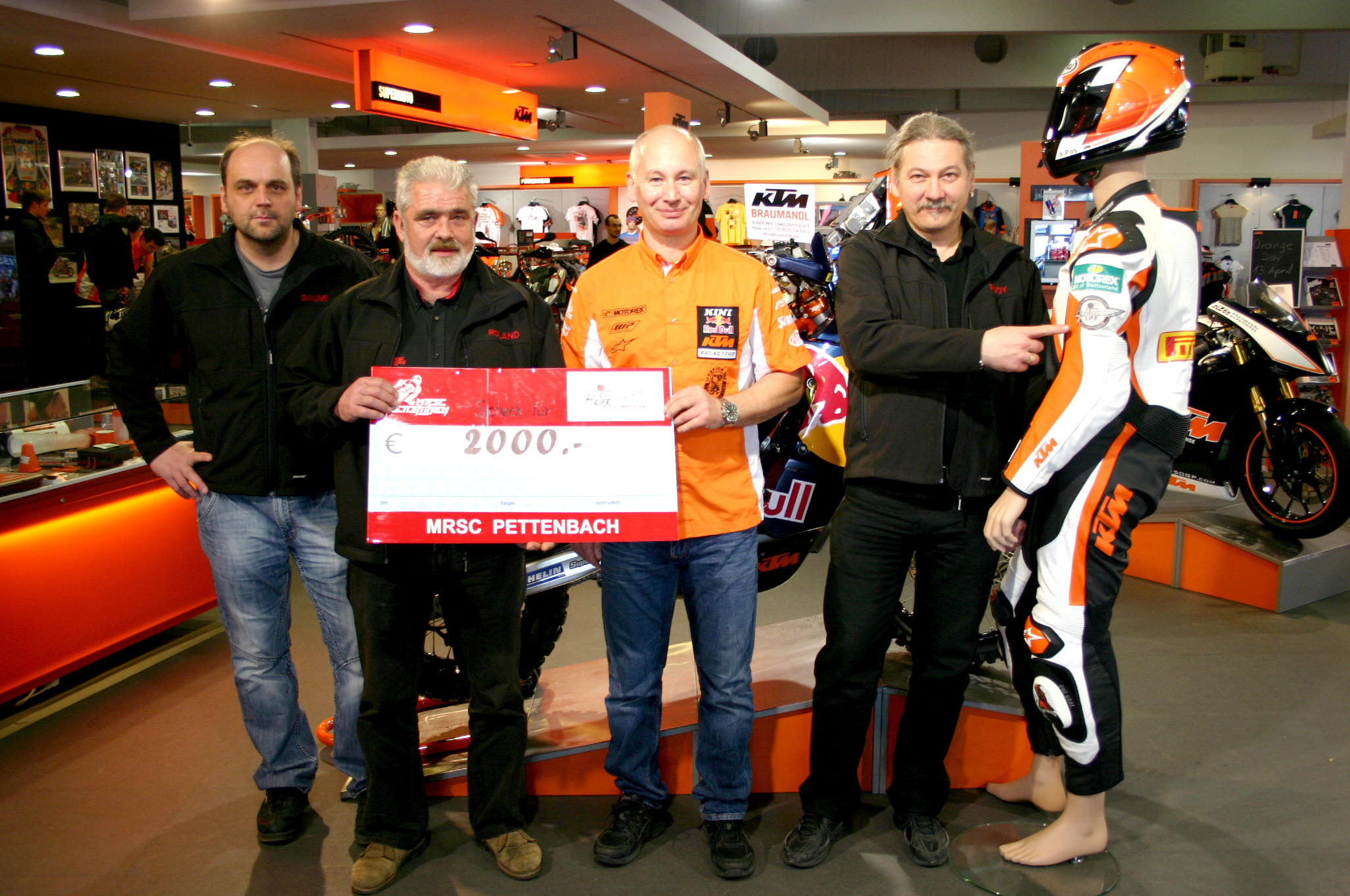 MRSC-Pettenbach übergibt 2000 Euro - Kirchdorf
