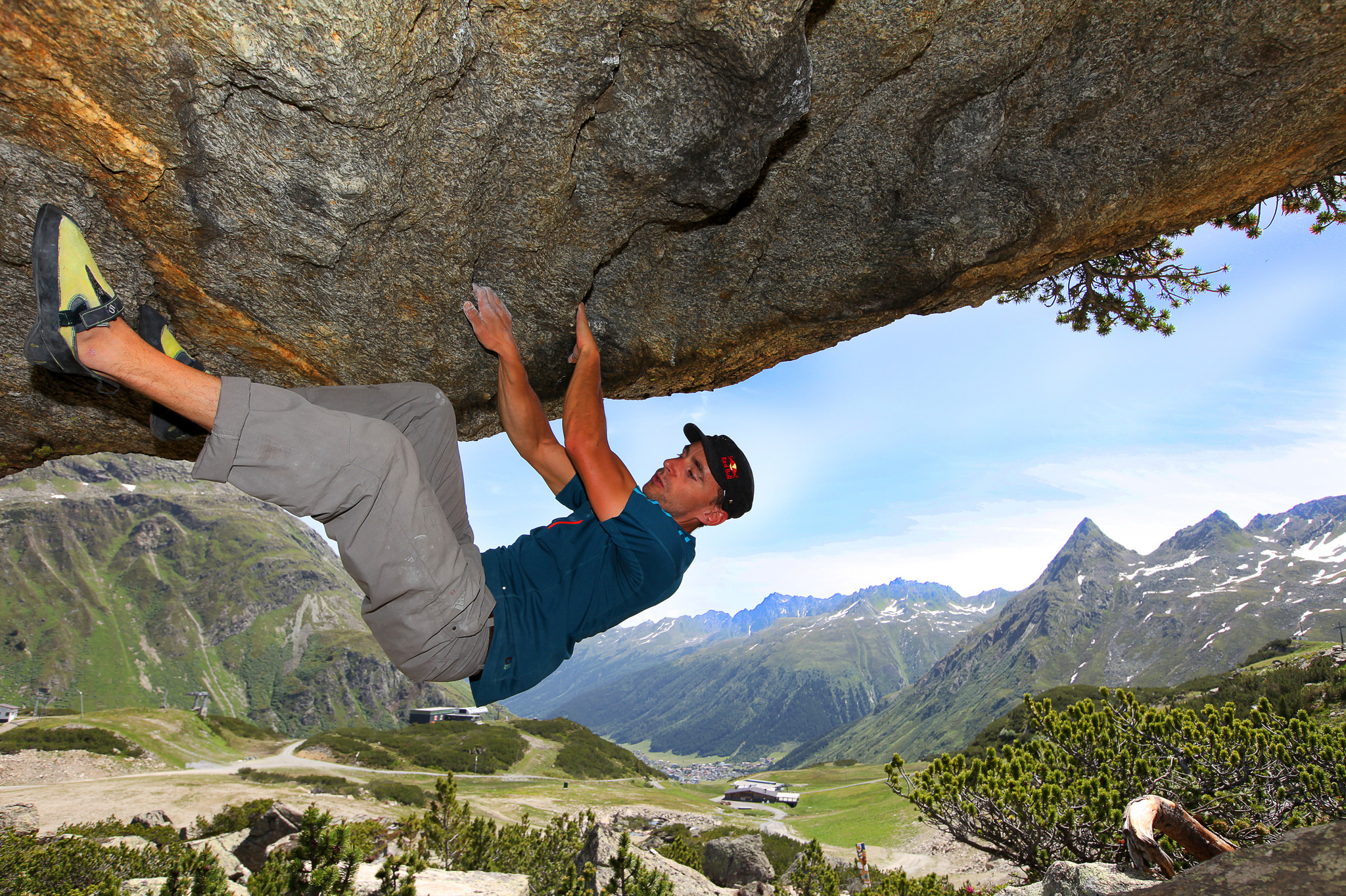 Kleine Boulderstars klettern mit Weltklasseathlet Bernd Zangerl - Landeck