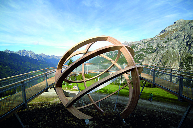 Stubai Magazin: Die Zeit-Maschine – Begehbare Sonnenuhr am Elfer in ...