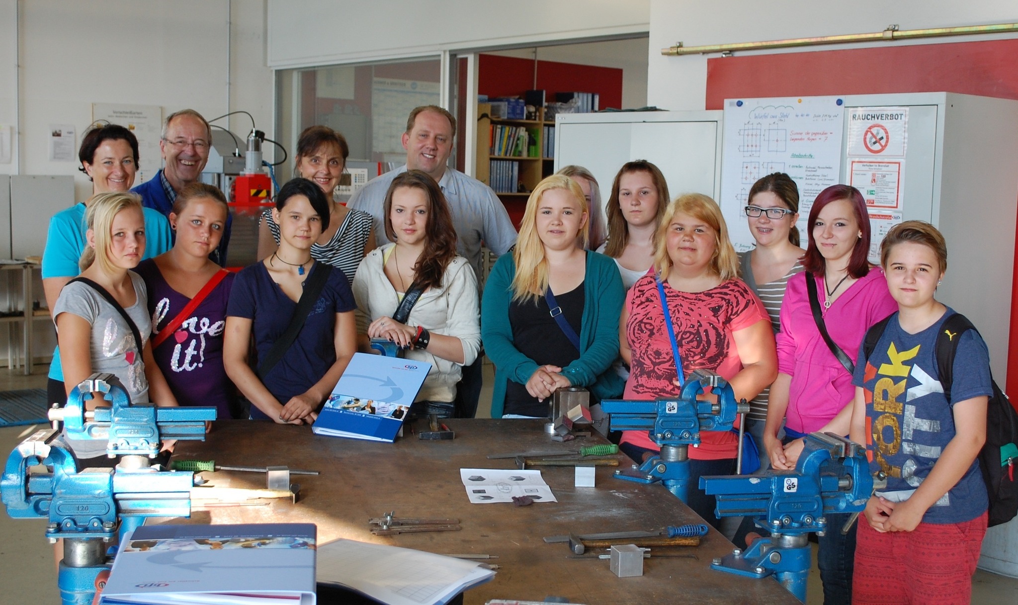 NMS-Schülerinnen in der Welt der Technik - Voitsberg