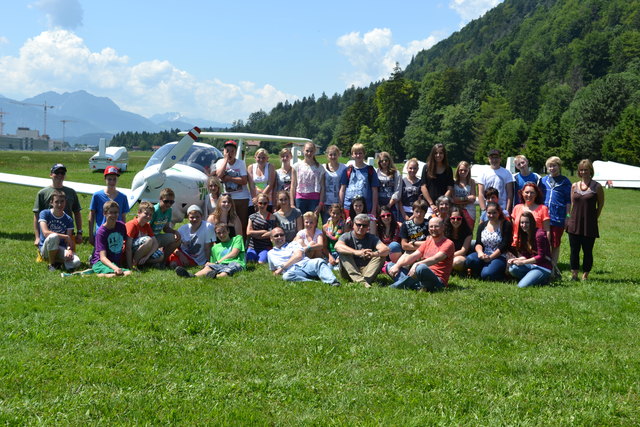 Die Hauptschule Langkampfen besuchte den Flugplatz - Kufstein