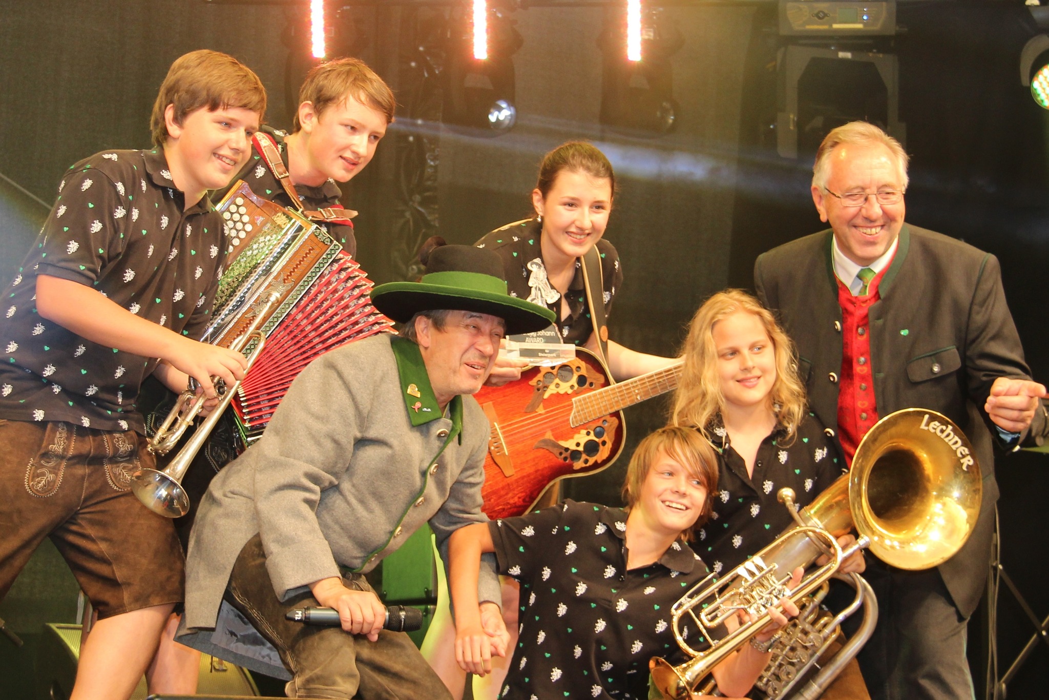 Band für Steiermark 2013 - Alex Rehak überreichte Erzherzog Johann ...