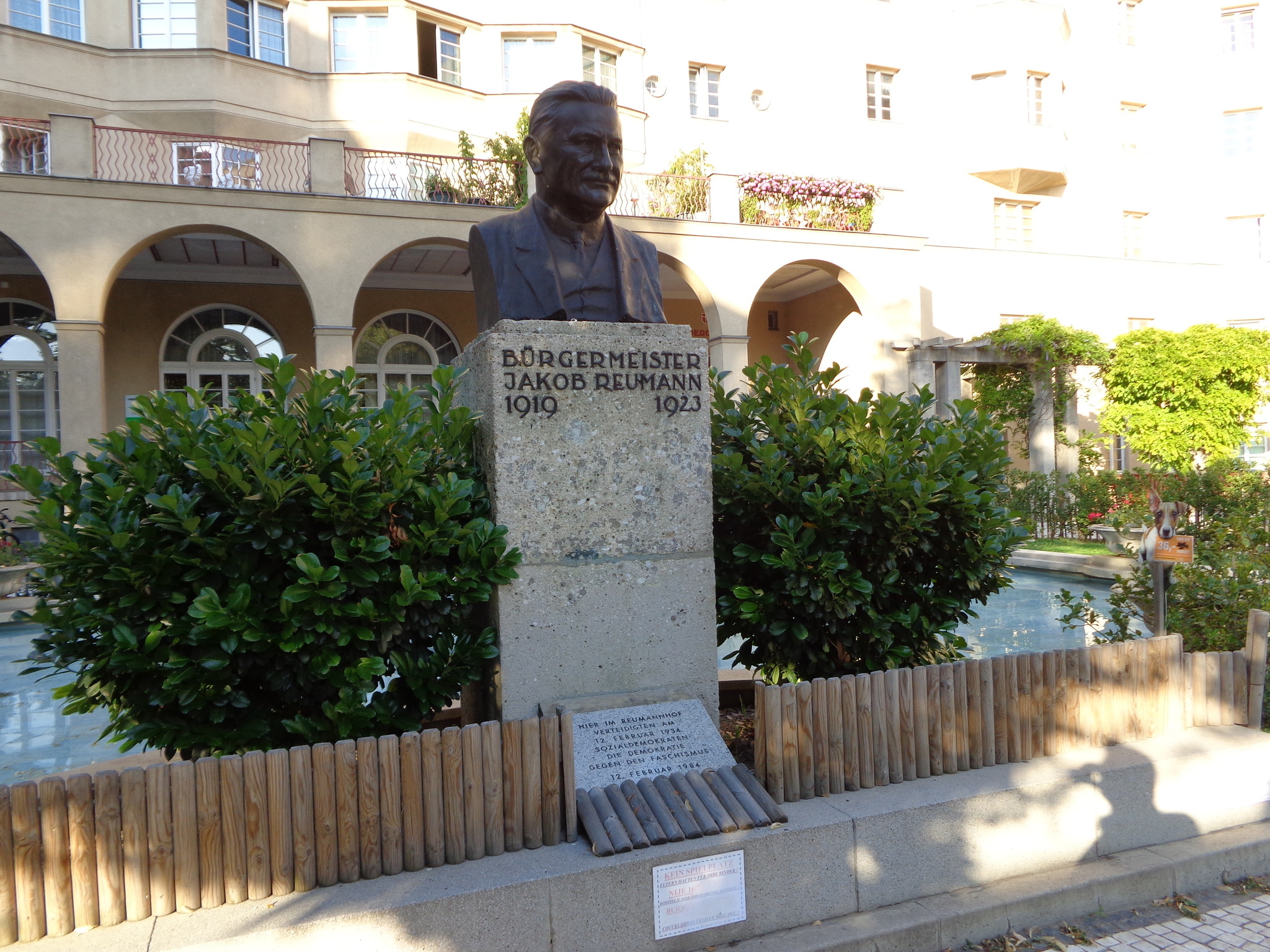 Der Reumannhof - ein geschichträchtiger Gemeindebau - Margareten