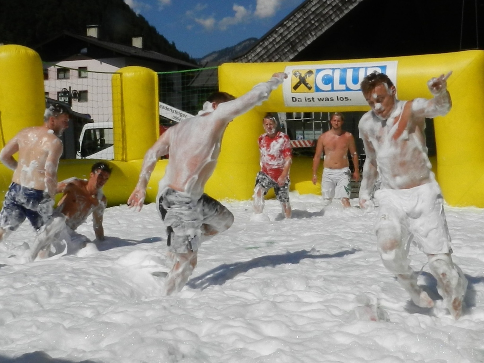 1. Soap Soccer Turnier in Kirchdorf begeisterte die Jugend - Kitzbühel