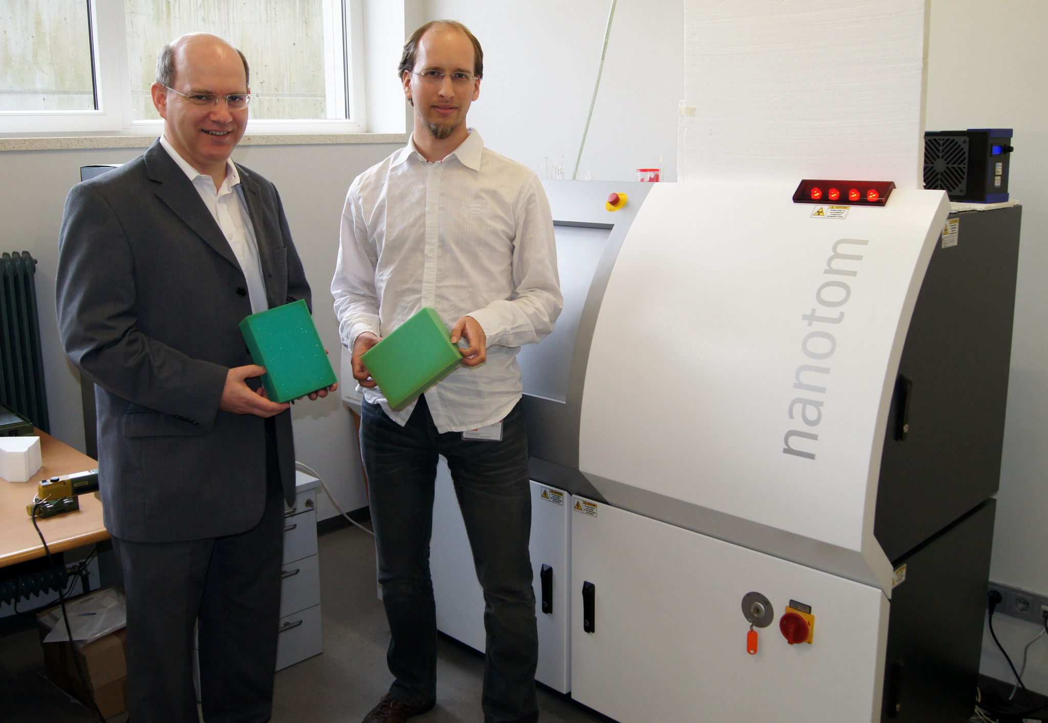 FH OÖ: Welser Werkstoff-Wissenschaftler analysiert Matratzen - Wels ...