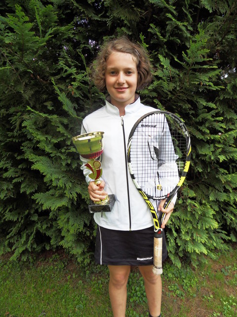 Andorfer Tennishoffnung kürt sich zu Vize-Landesmeisterin - Schärding