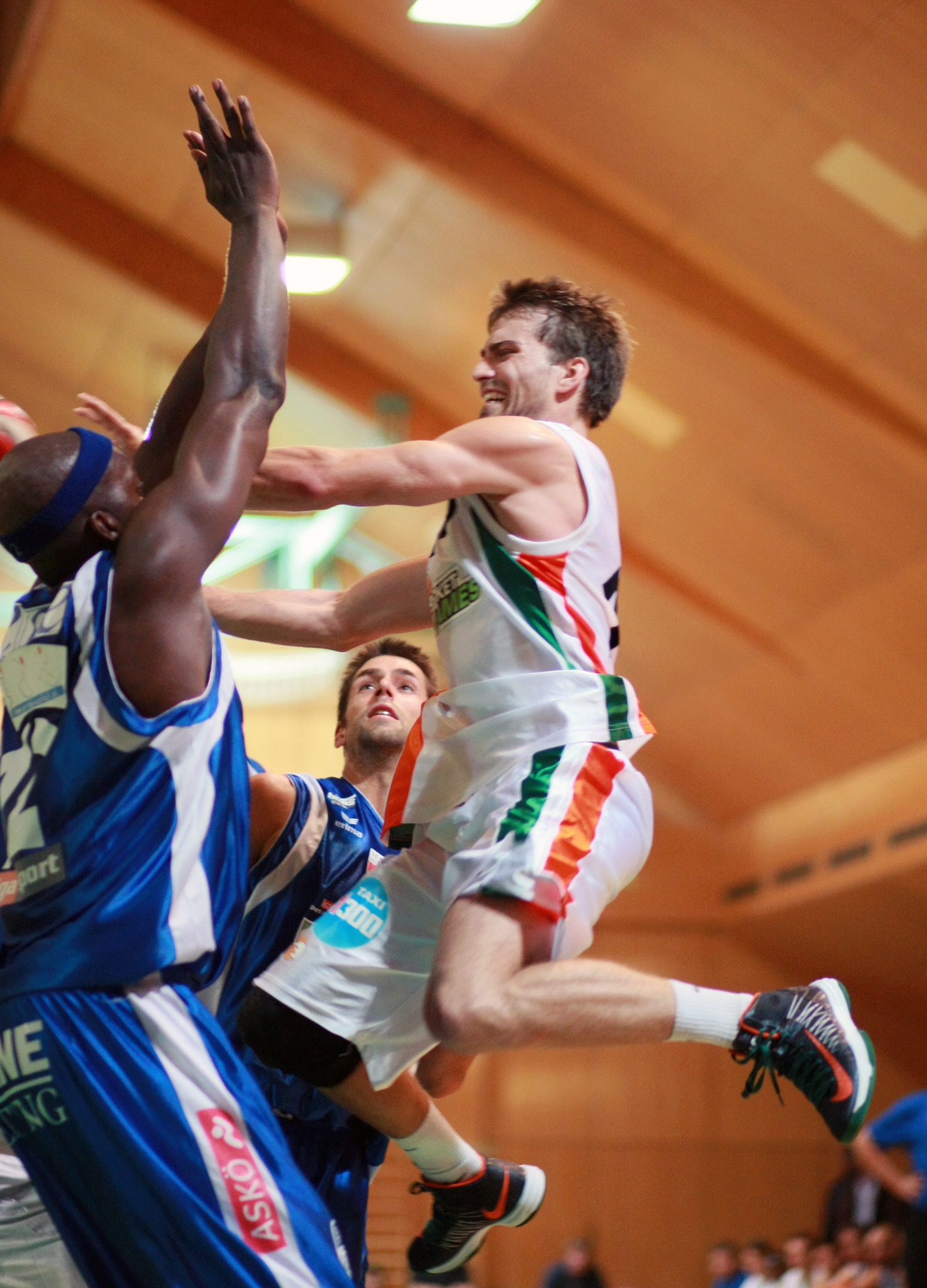 Zweitligist BASKET FLAMES ärgern die Bulls im Cup für 15 Minuten ...