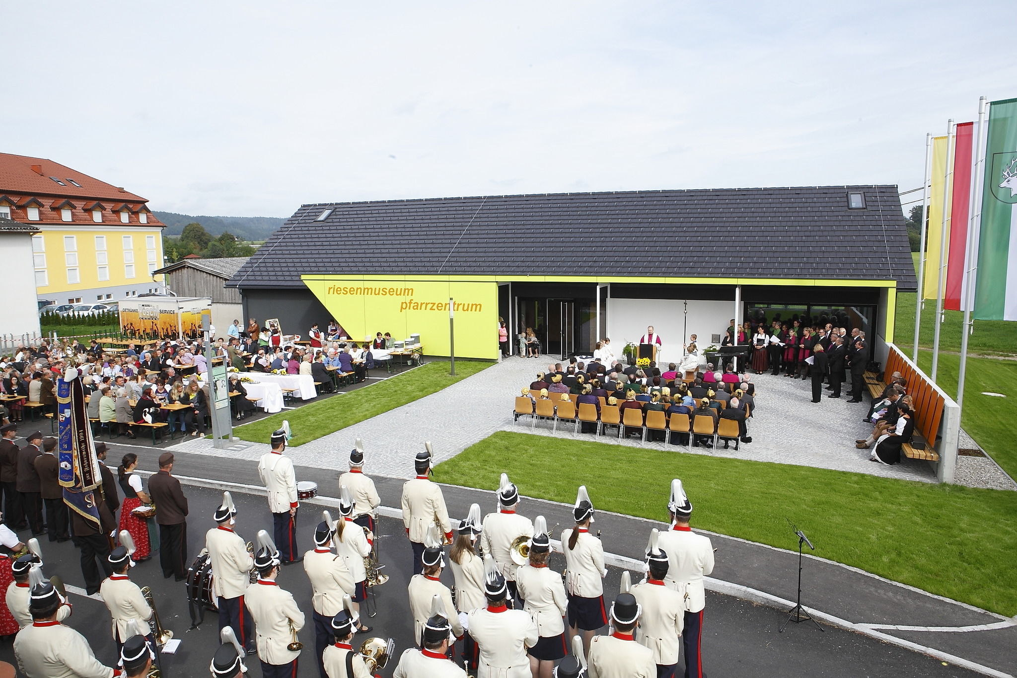 Neues Pfarrzentrum mit Kulturraum in Lengau eröffnet - Braunau