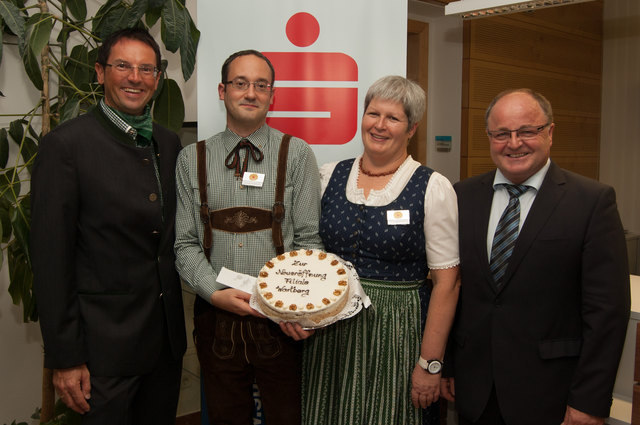 Sparkasse mit neu gestalteter Filiale in Wartberg - Kirchdorf