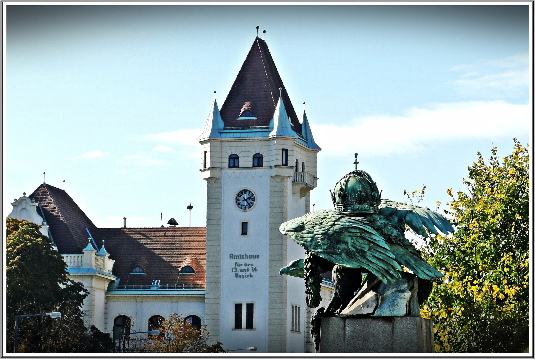 Das Amtshaus von den Bezirken 13. und 14. in Wien Hietzing - Liesing