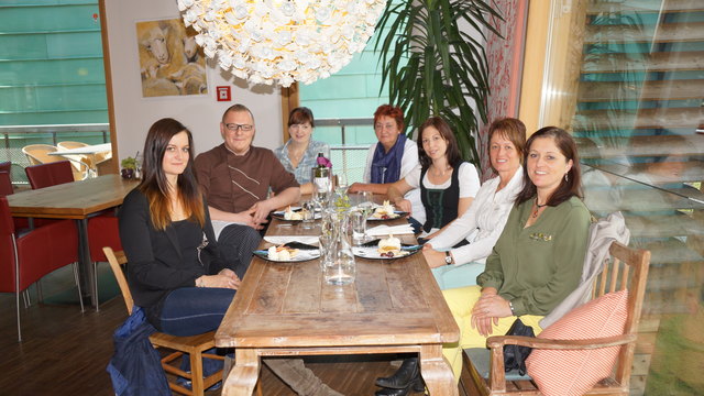 Mittersill: Vier Damen schmausten im "Almaa" - Pinzgau