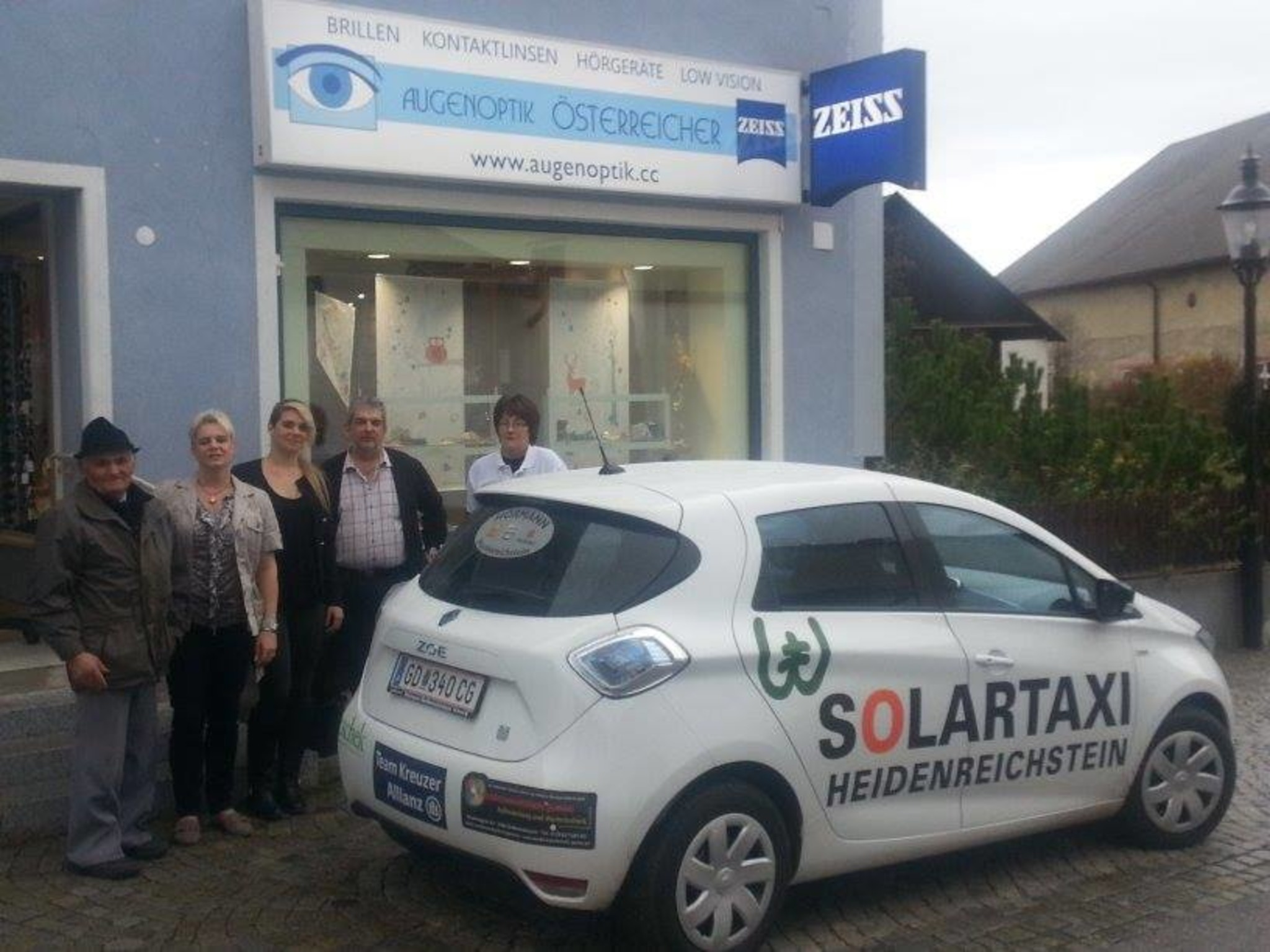 Solar-Taxi holt und bringt Kunden heim - Gmünd