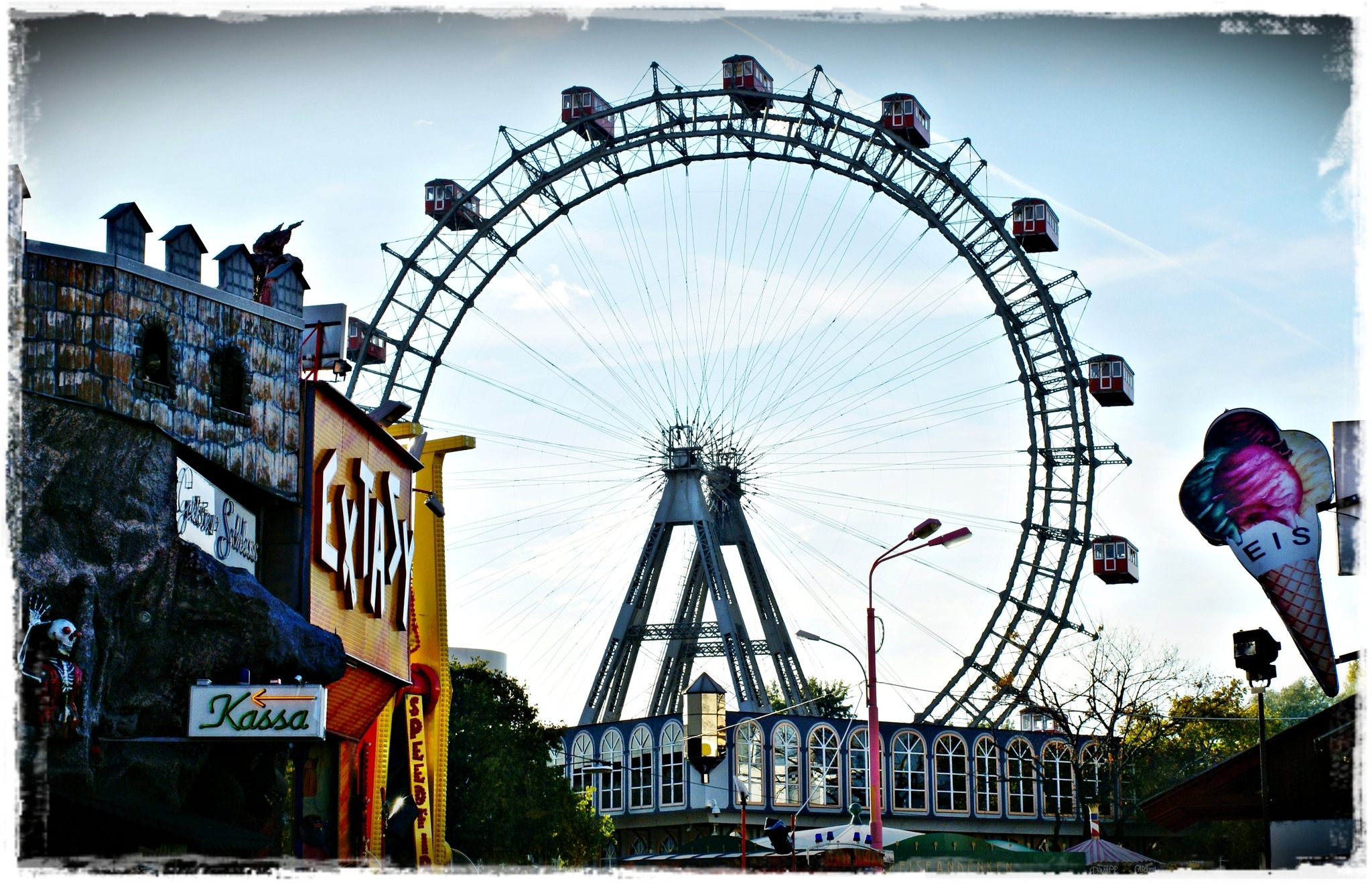 Das RIESENRAD vom Wurstelprater aus betrachtet - Leopoldstadt