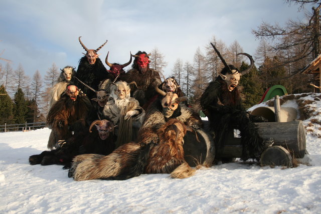 Perchten und Krampusse zu Gast in Althofen - St. Veit