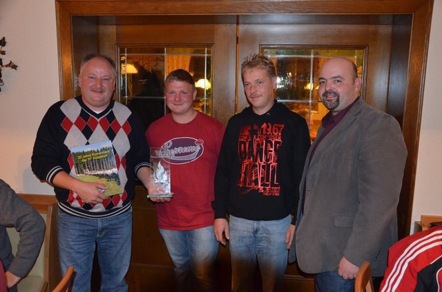 Franz Wallner gab nach 20 Jahren das Kommando der FF Kössldorf ab ...