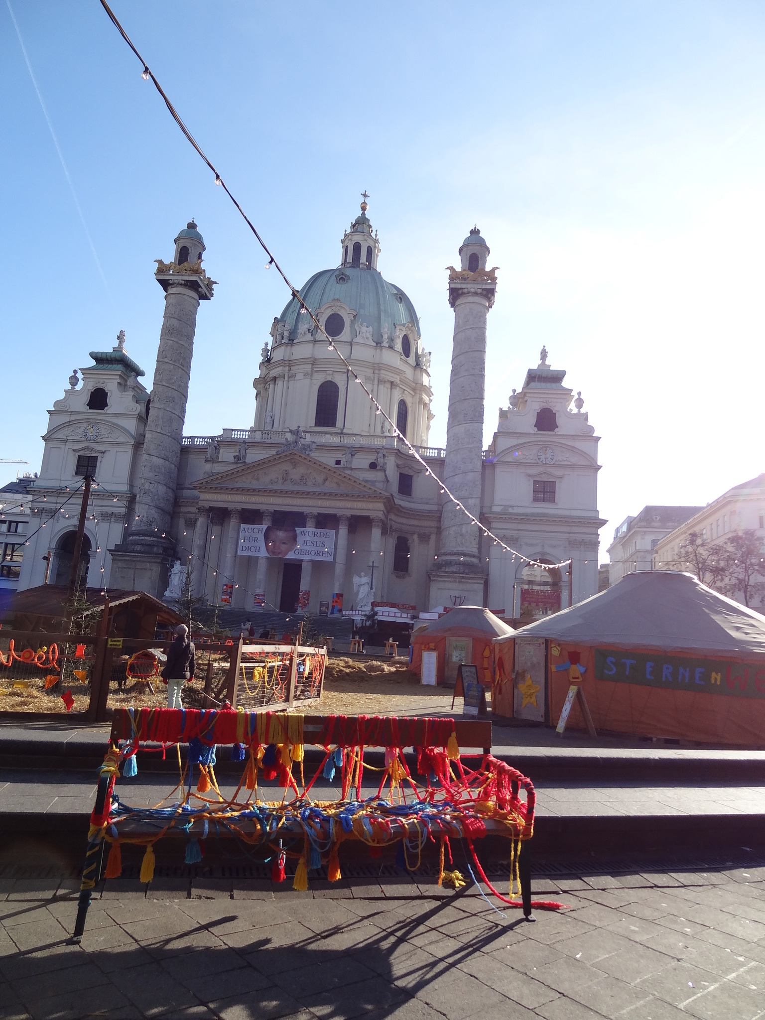vor der Karlskirche - Floridsdorf