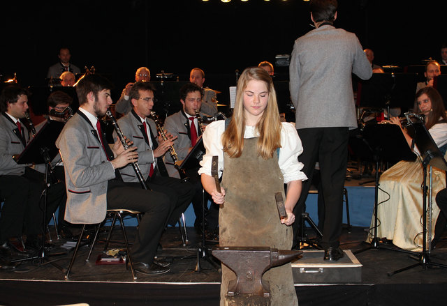 „Little Drummer Girl“ begeisterte beim Cäcilienkonzert - Kufstein