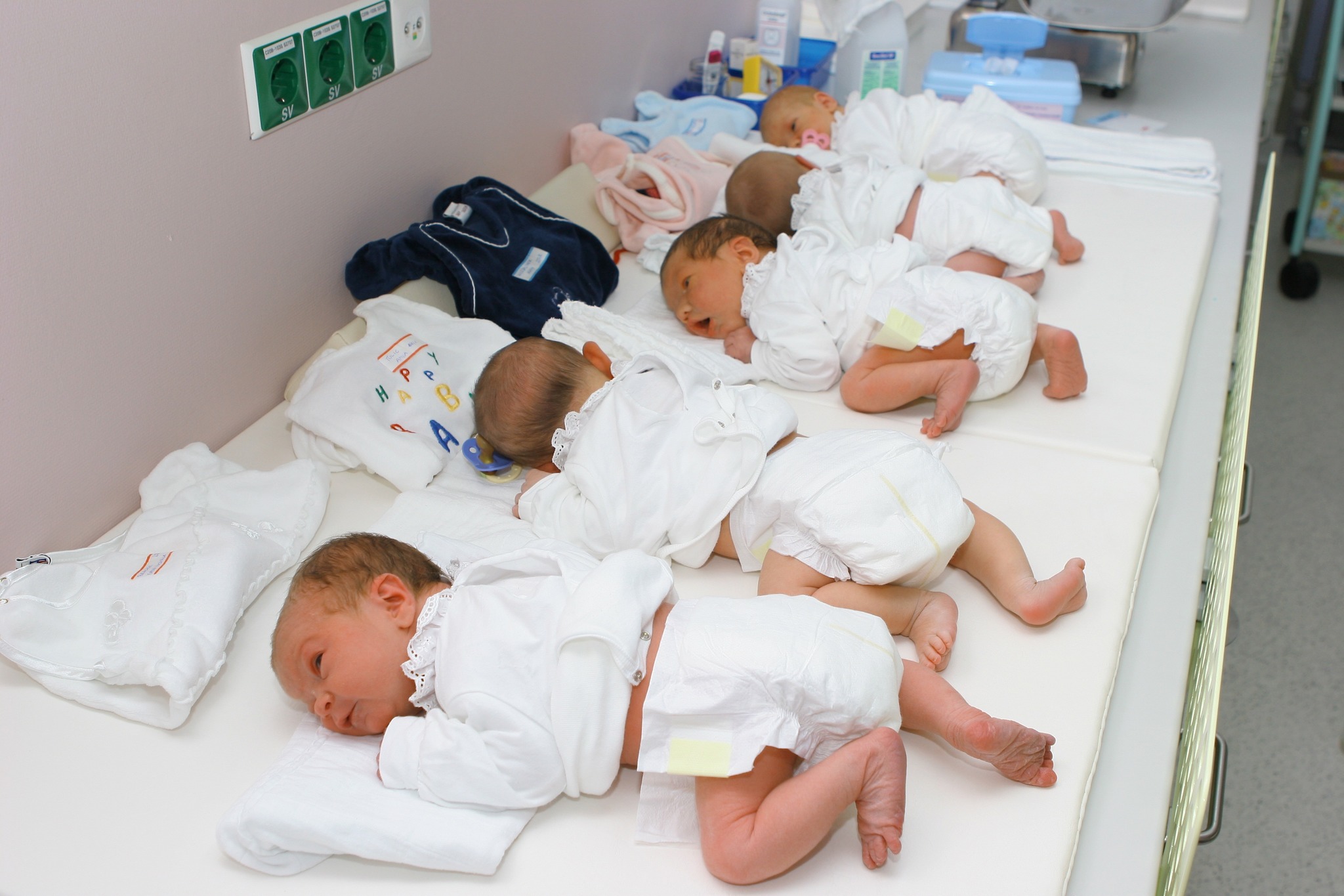 LKH Steyr: 991 Babys entbunden, weniger Kaiserschnitte - Steyr & Steyr Land