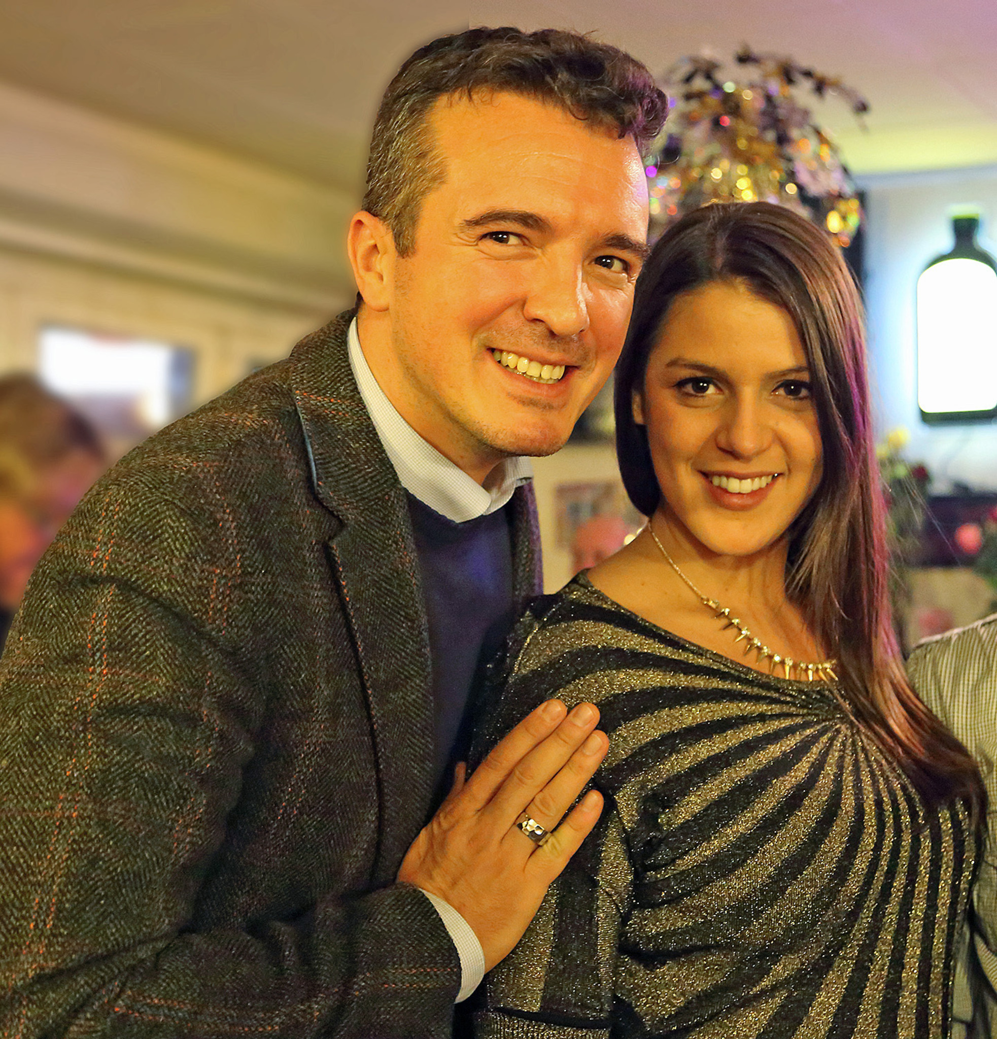 NRAbg. Mag. Gernot Darmann gratuliert Sandra Pinter zur Eröffnung ihres ...