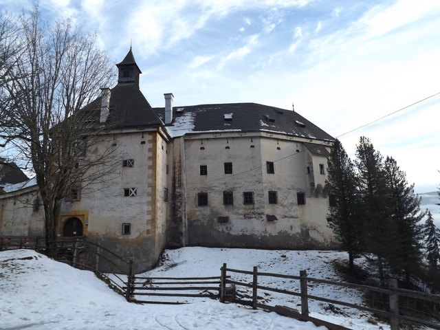 Schloss Moosham gehört zur Gemeinde Unternberg im Lungau, Salzburg ...
