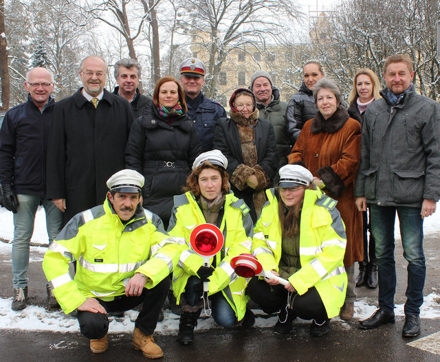 Sicher zur Schule dank vieler freiwilliger Helfer - Wels & Wels Land