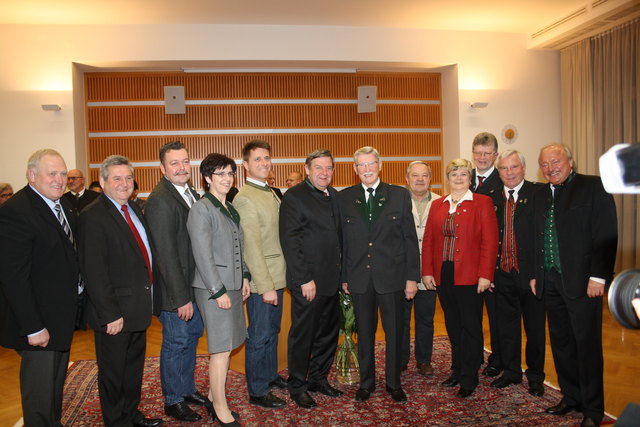 Hohe Auszeichnung für Kalsdorfs Bürgermeister a.D. - Graz-Umgebung