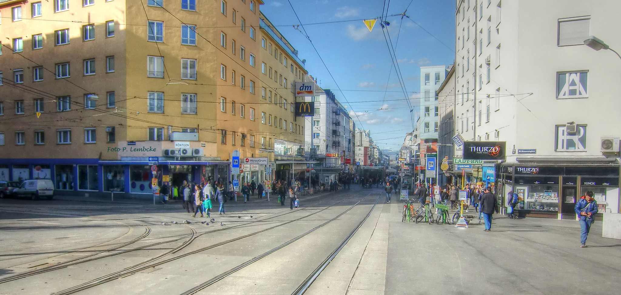 Blick vom Reumannplatz zur Fußgängerzone Favoritenstraße - Favoriten