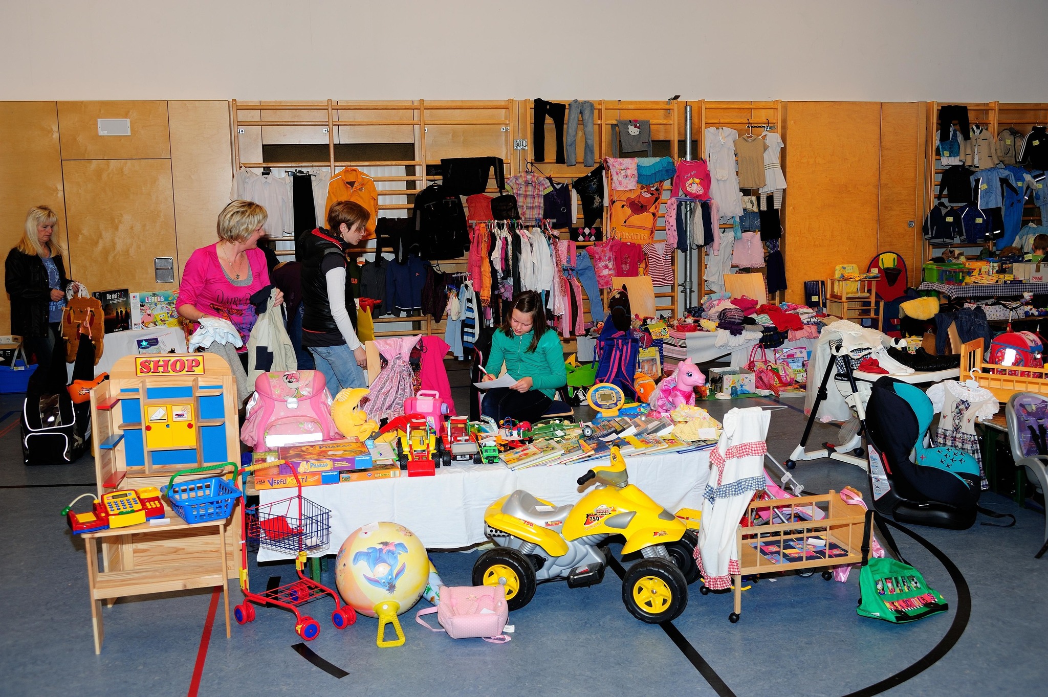 9. überdachter Flohmarkt "Babies-Kids-Teens" - Schwaz