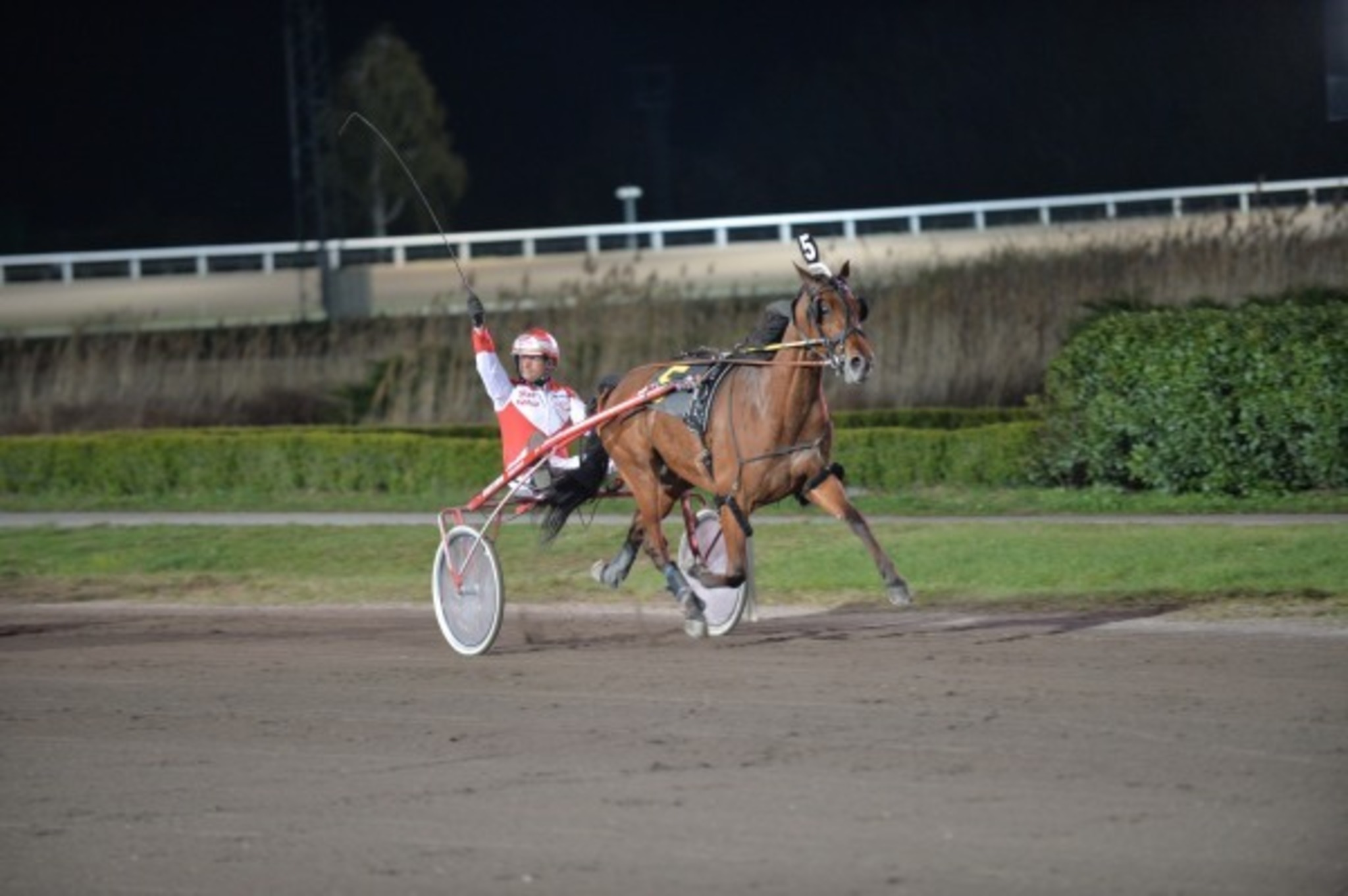 MAGNA RACINO Rennsport News: Charles de Gaulle stellt die ...