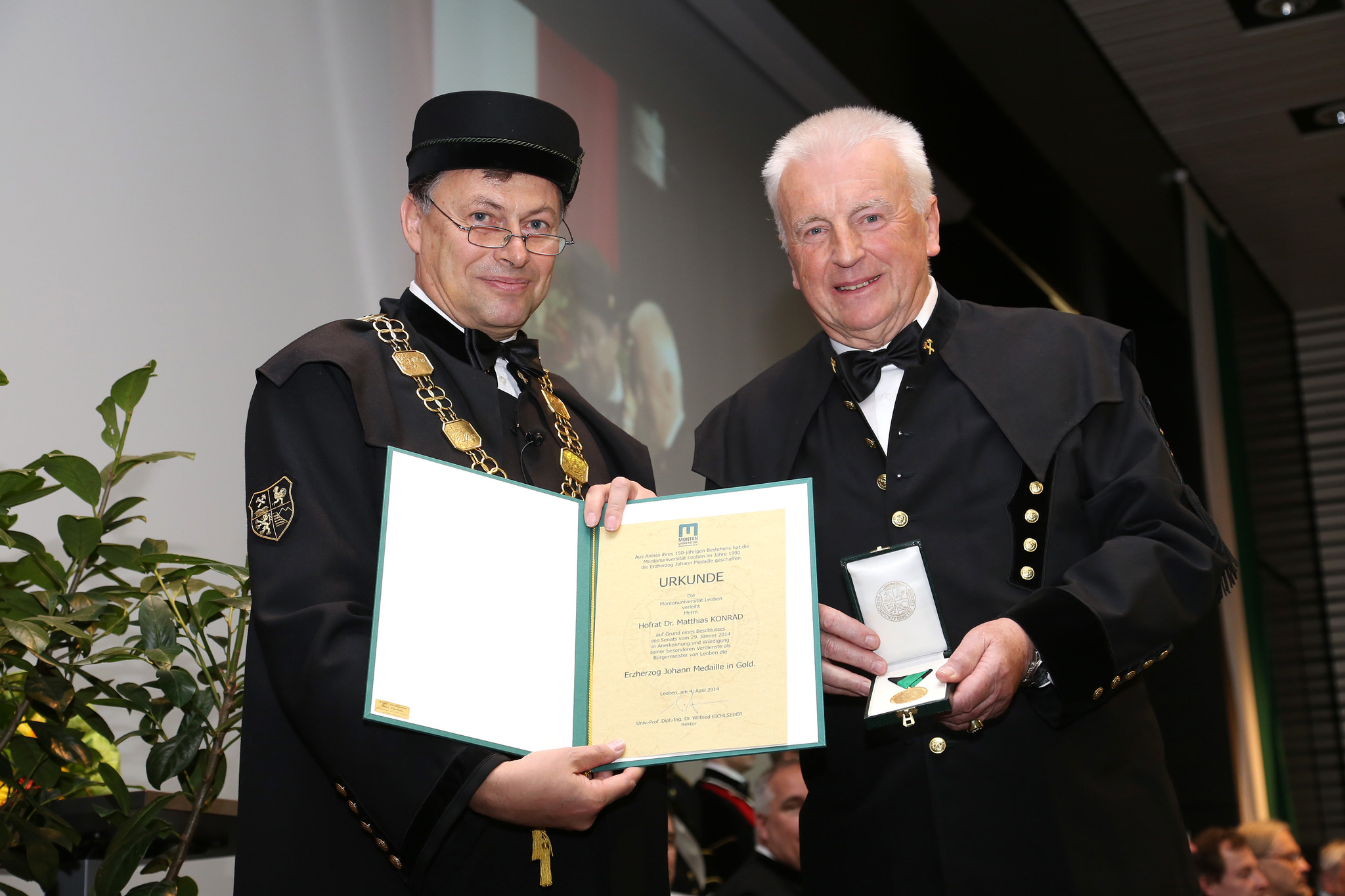 Die Montanuniversität ehrt den Altbürgermeister Matthias Konrad - Leoben
