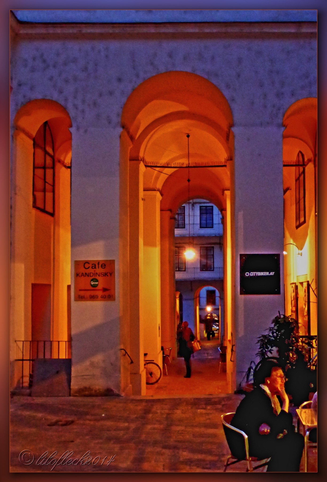 Ein Iaaaaanger Innenhof in Wien-Neubau - Neubau