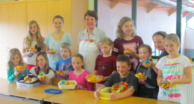 Osterbackkurs 4. April 2014 in Volksschule Altenburg - Horn