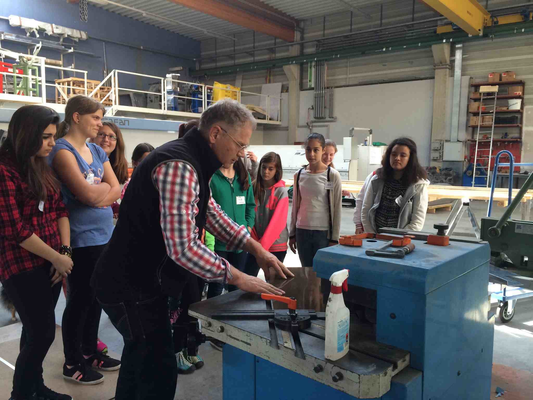 Girlsday: Mädchen zu Gast bei der WAF - Telfs