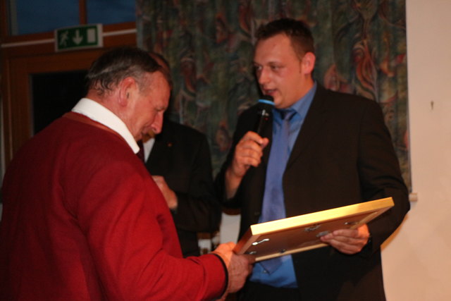 Viel Musik, zwei Ehrungen und ein neues Tenorhorn - Westliches ...