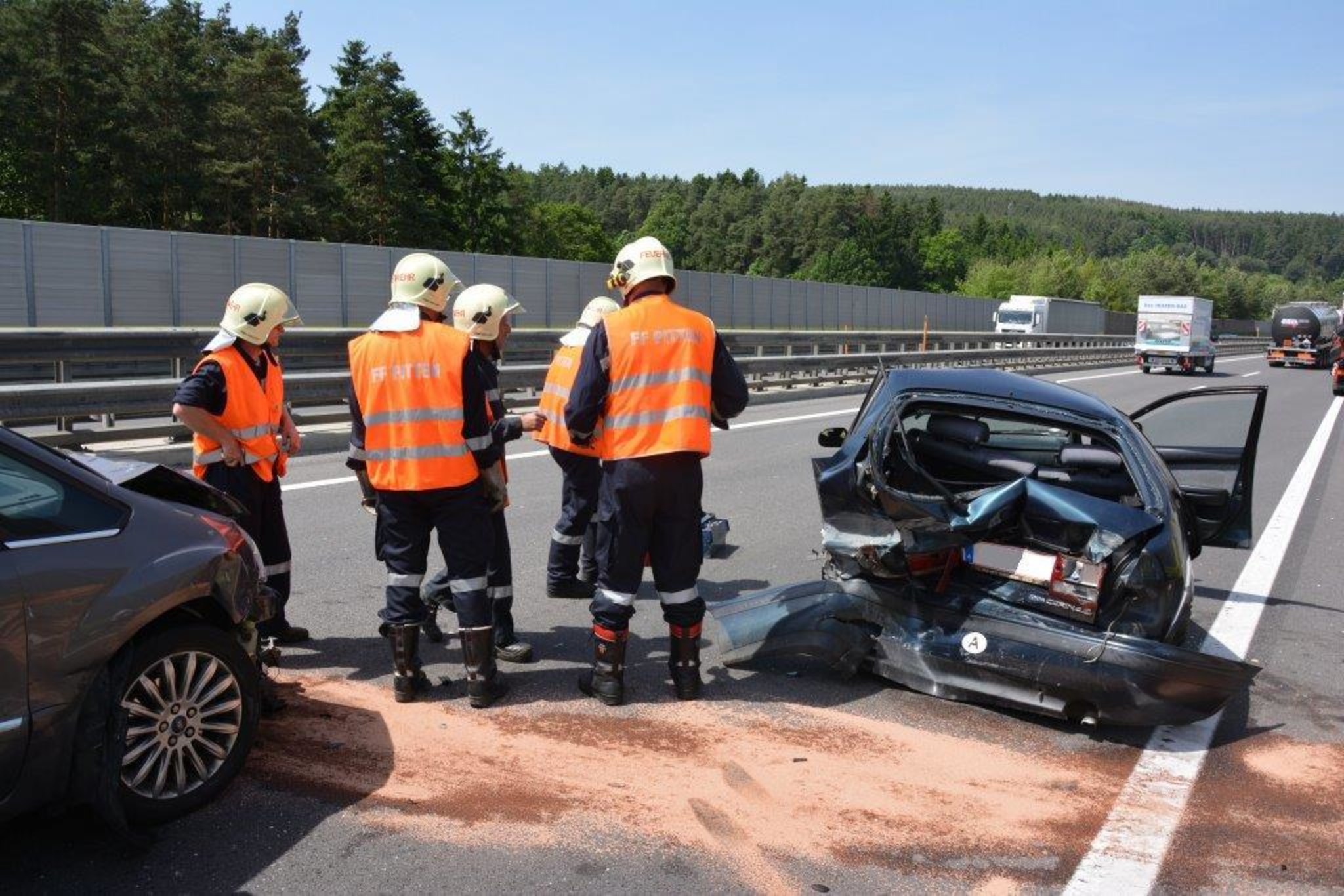Schwerer Verkehrsunfall auf der A2 zwischen Grimmenstein und Seebenstein - Neunkirchen