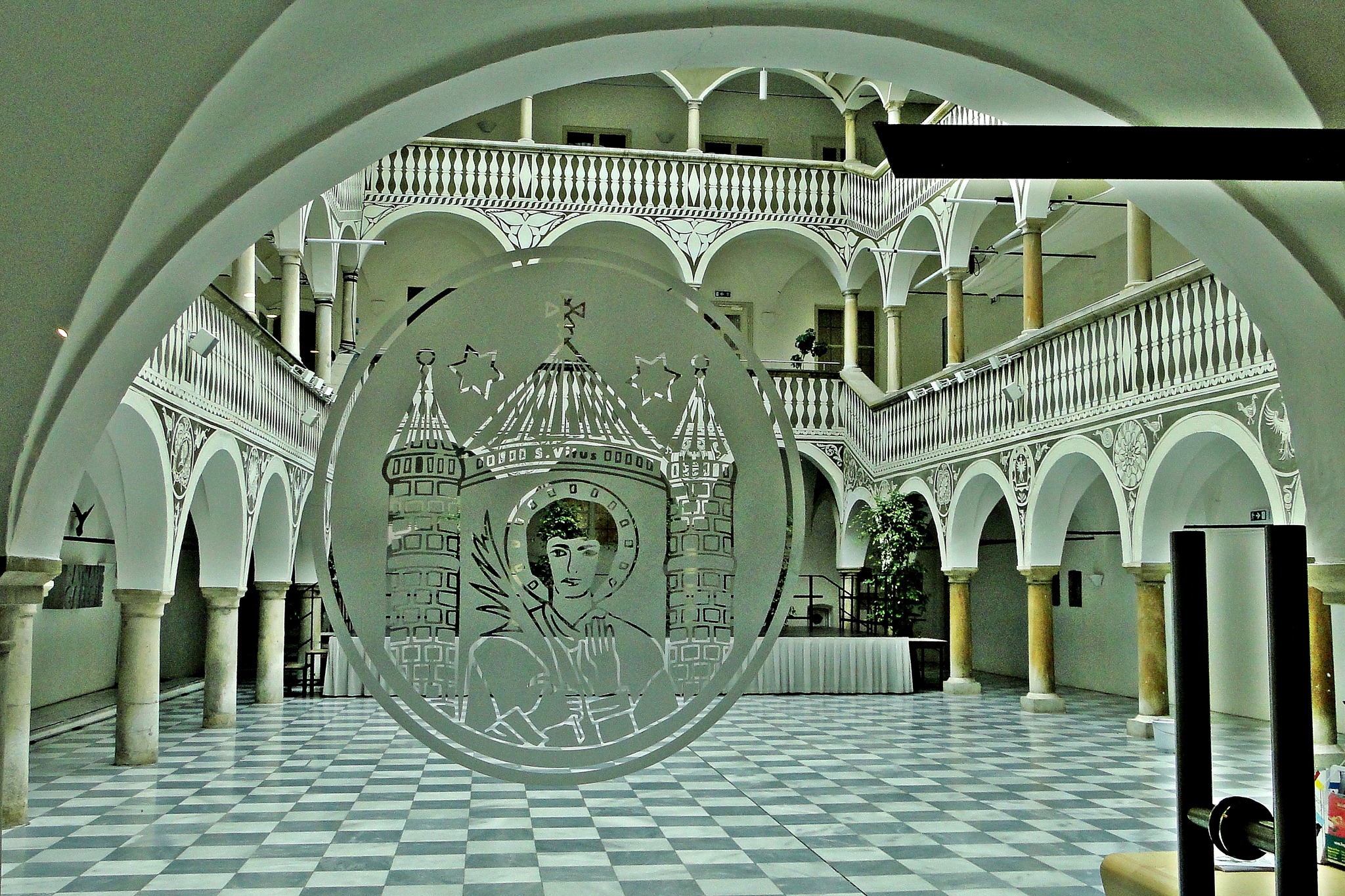 Das Rathaus von Sankt Veit an der Glan; INNENHOF - St. Veit