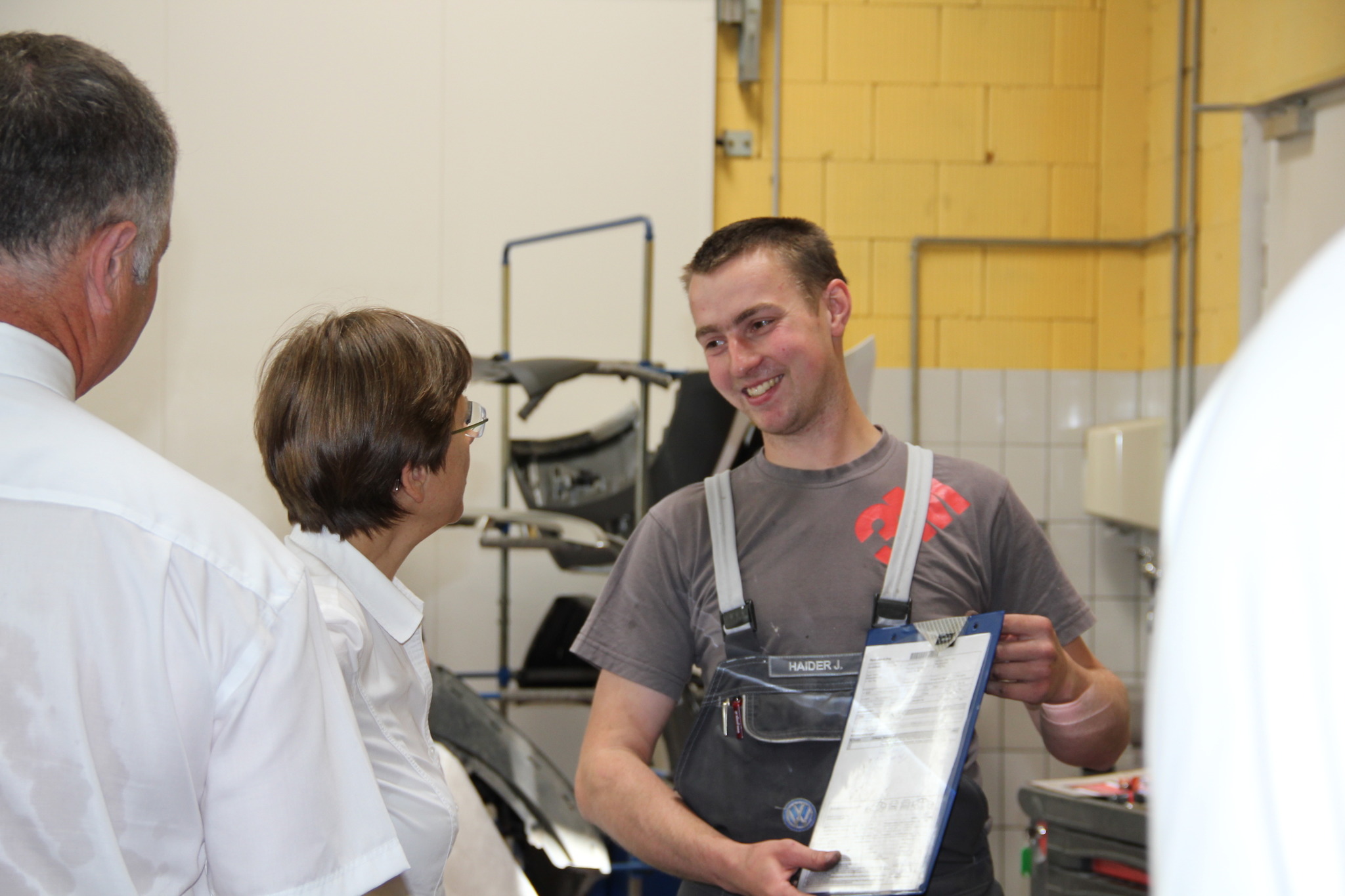 Landesrätin Gerti Jahn besucht Autohaus Ortner - Perg