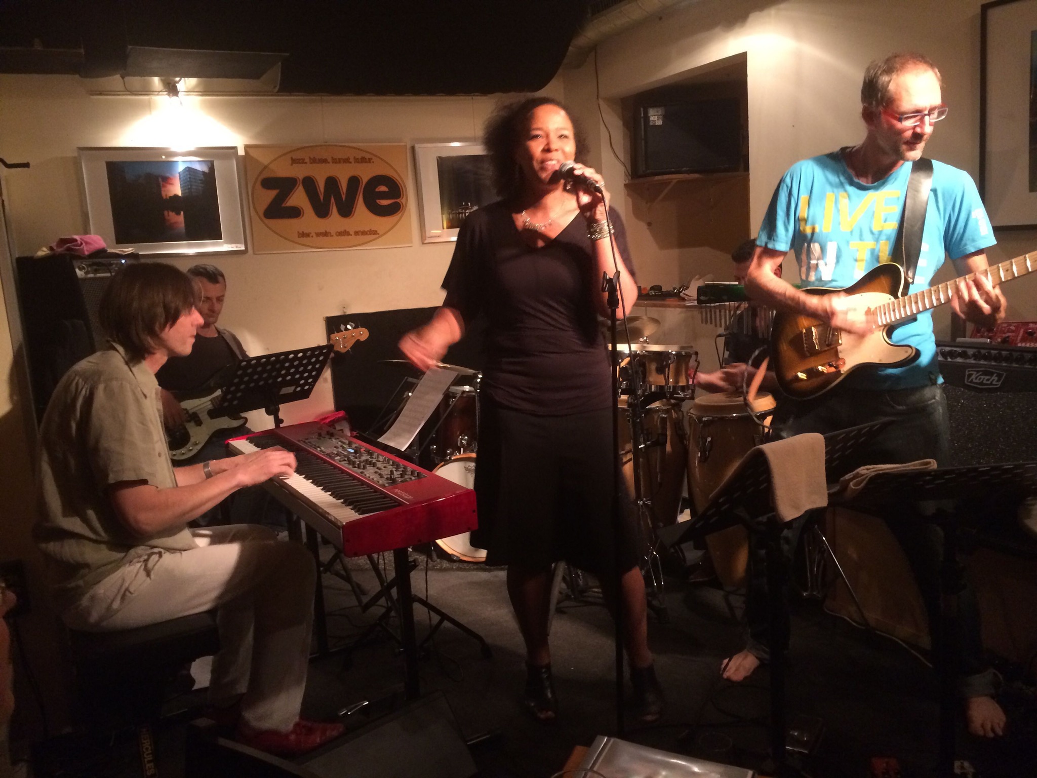 Jetzt im ZWE 's FUNKtioniert feat. Stella Jones Soul Funk Jazz Stella ...