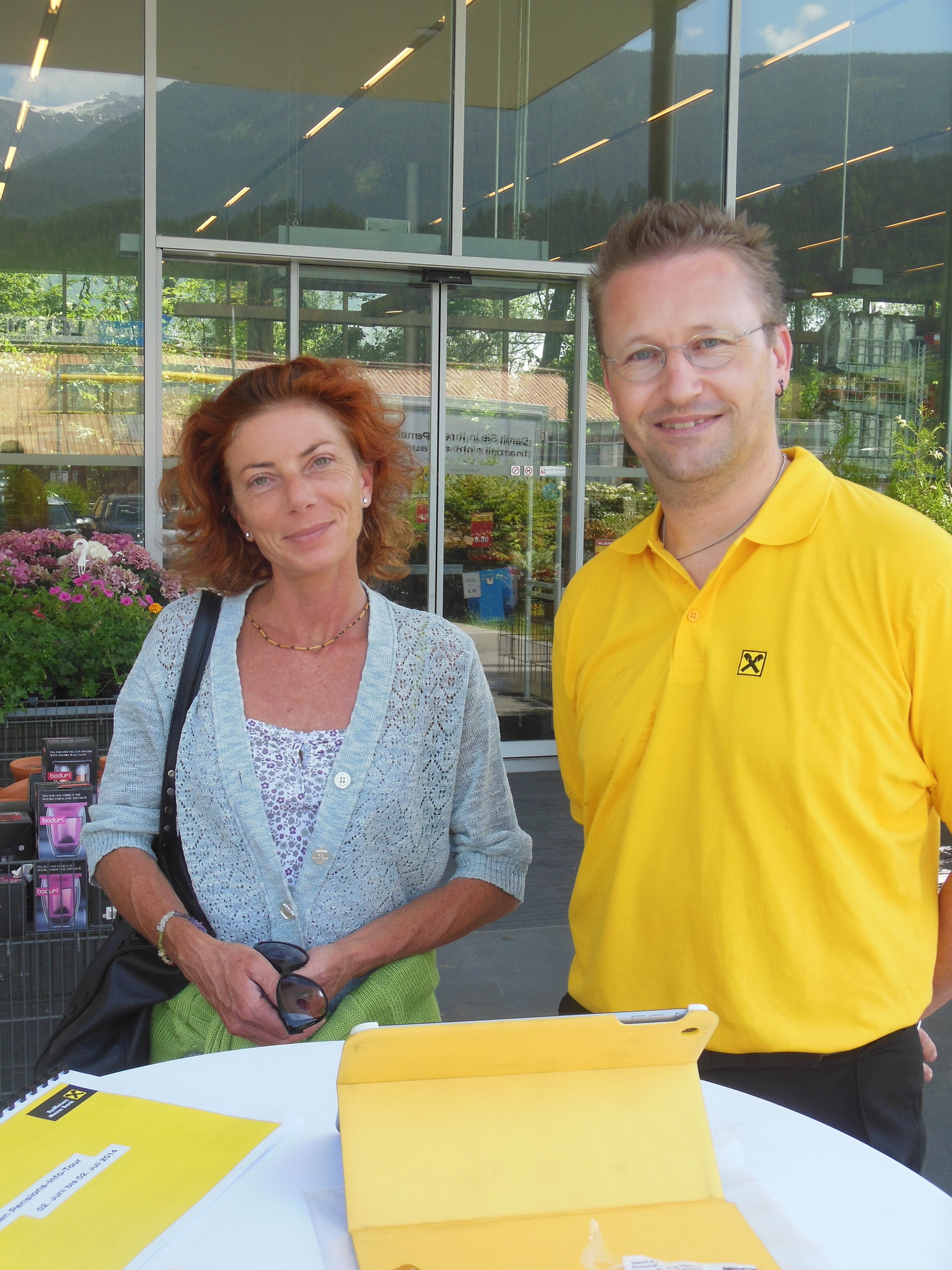 Zahlreiche zufriedene Kunden beim PIT Stopp in Zirl - Innsbruck