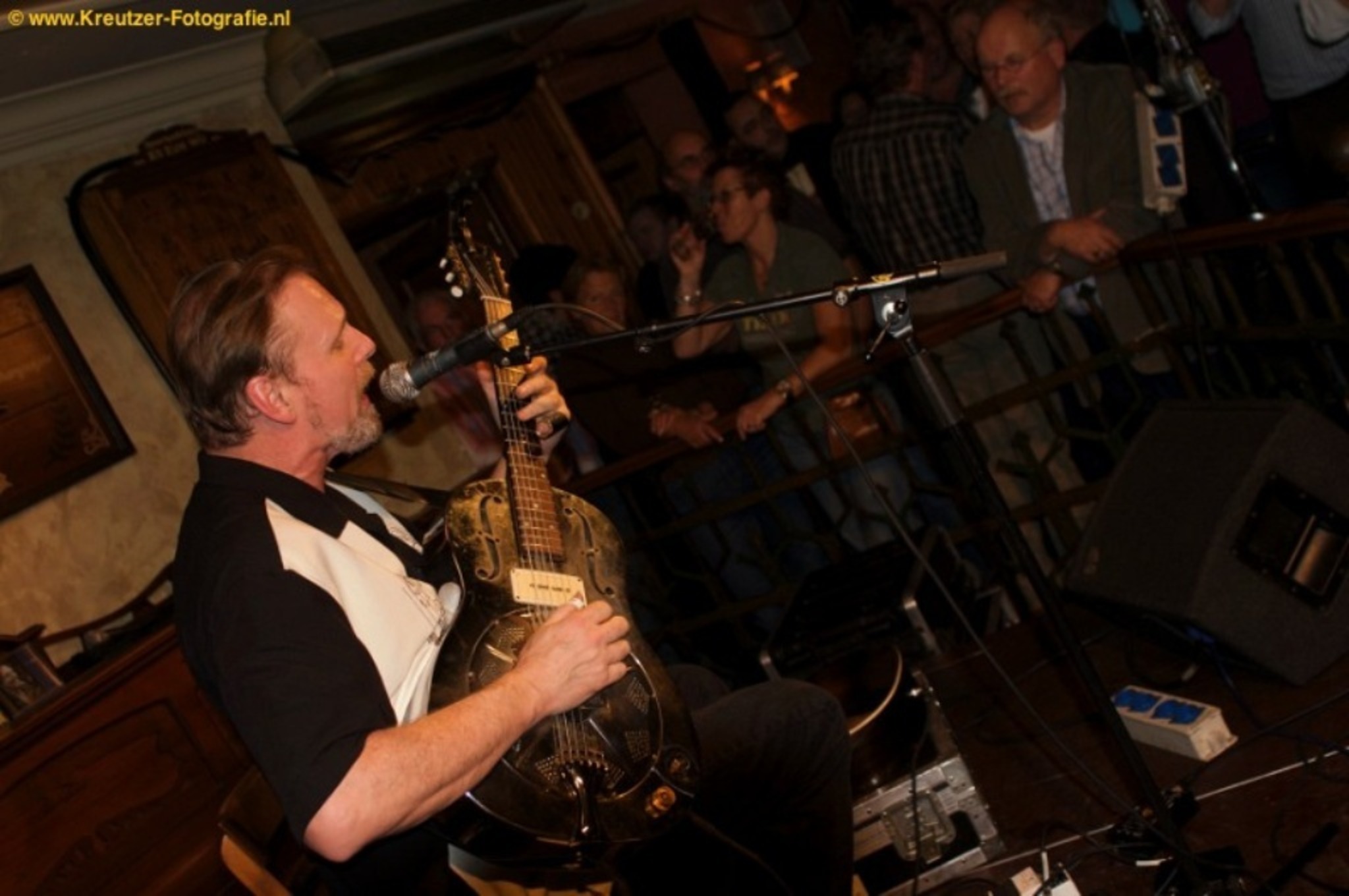 Thad Beckman (USA) - Guitarist, Singer & Songwriter - Innsbruck