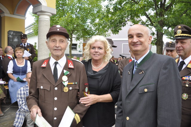 Ehrenlöschmeister Walter Perl 70 Jahre Feuerwehrmitglied - Weiz
