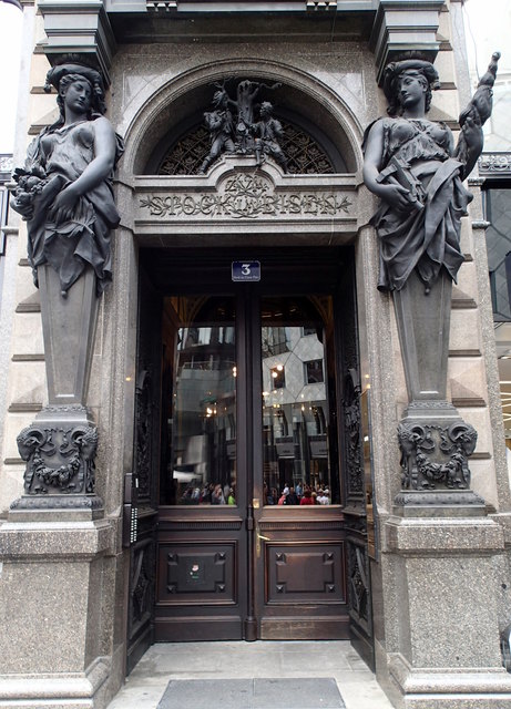 DER STOCK IM EISEN - Das eigentliche und älteste Wahrzeichen Wiens ...