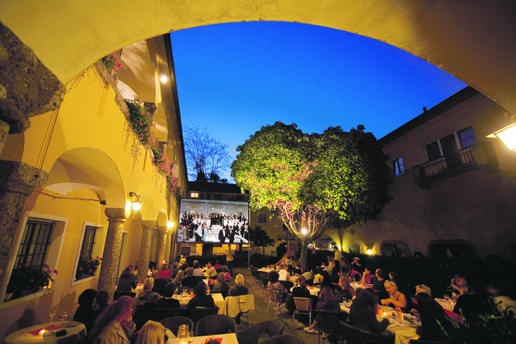 Freiluftkino im Arkadenhof geht in die zweite Runde - Vöcklabruck