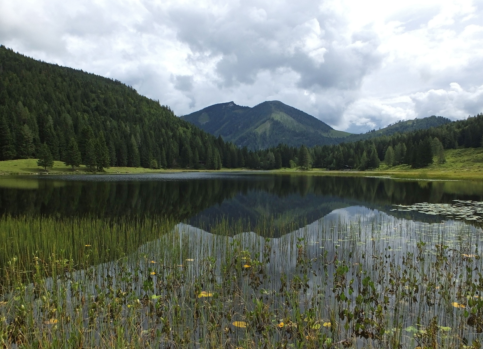 Seewaldsee - auch bei bewölktem Himmel ein Genuß! - Tennengau