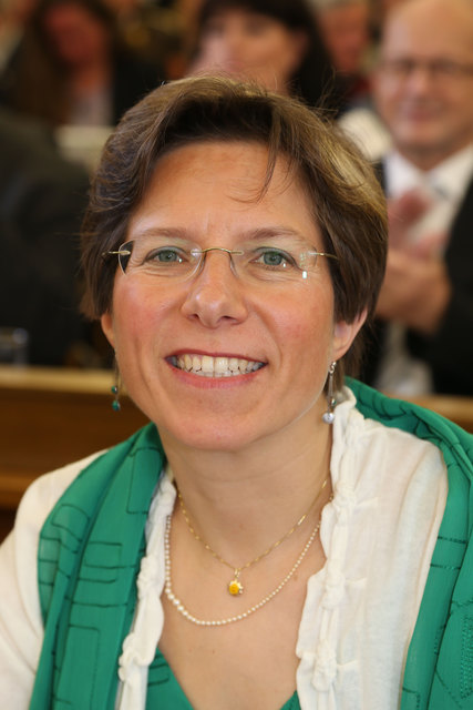 Grünen-Politikerin für Parkplatz-Steuer bei Einkaufszentren - Flachgau