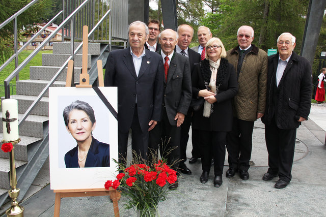 Gedenkfeier für Barbara Prammer bei Friedensglocke - Telfs